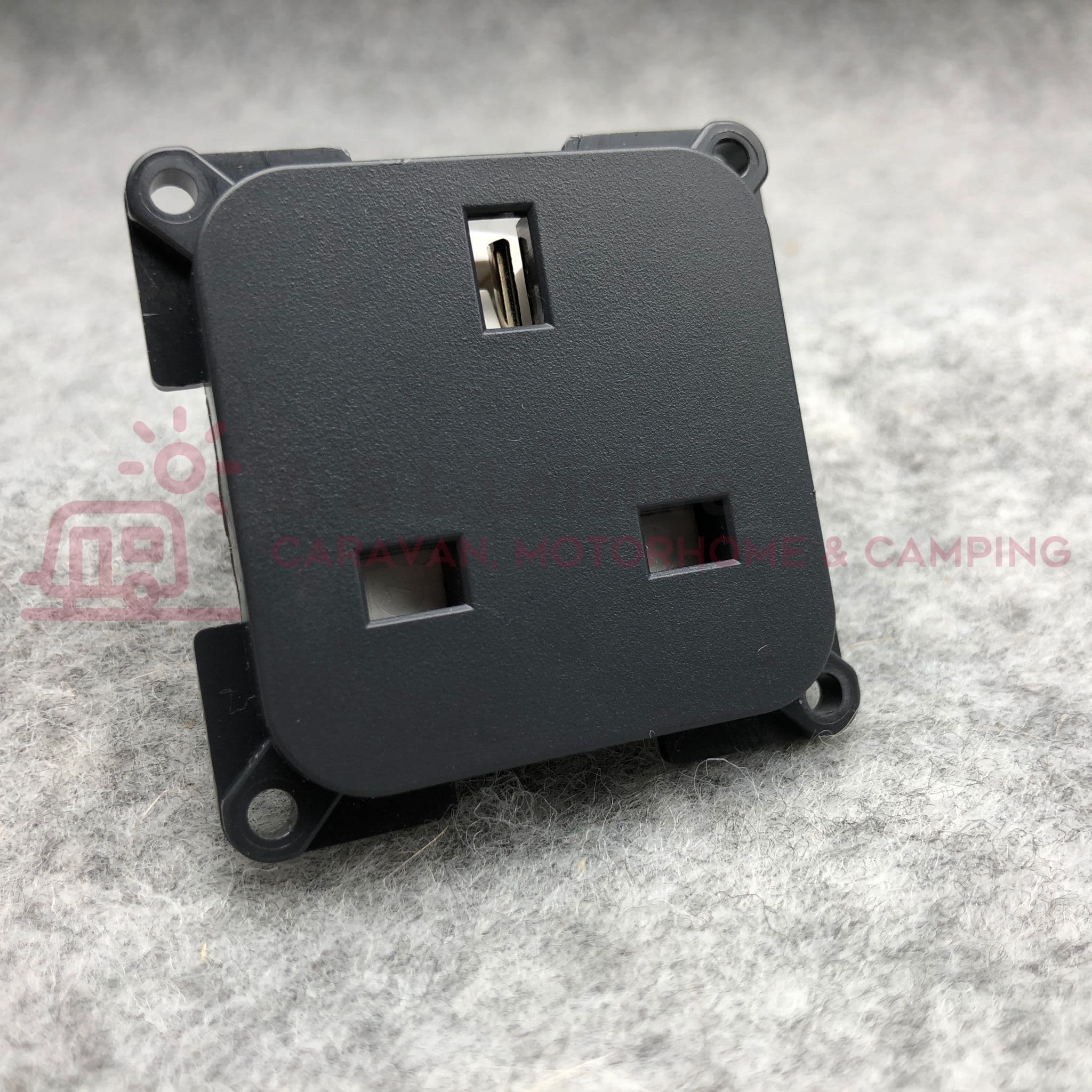 CBE C-Line 13a - 240v 1-Way Socket Faceplate & Back Box Gloss Black ...